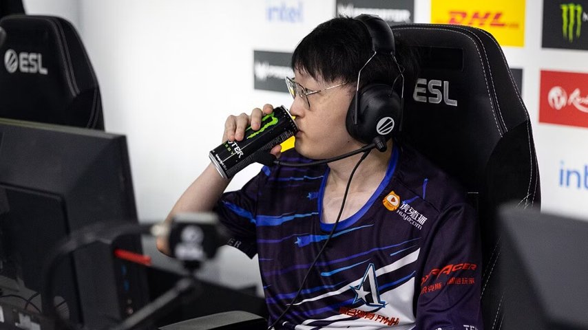 Monet became the 3rd in KDA with zero deaths | Hawk Live