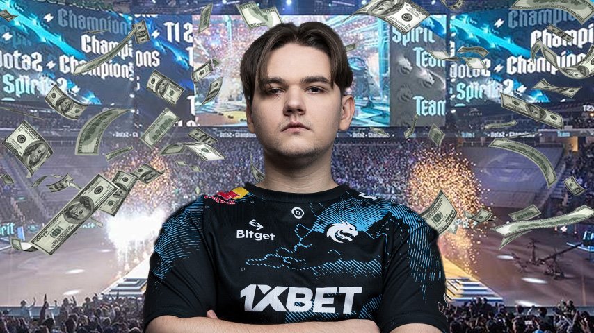 Yatoro gifted a few hundred dollars to a random guy on Twitch | Hawk Live